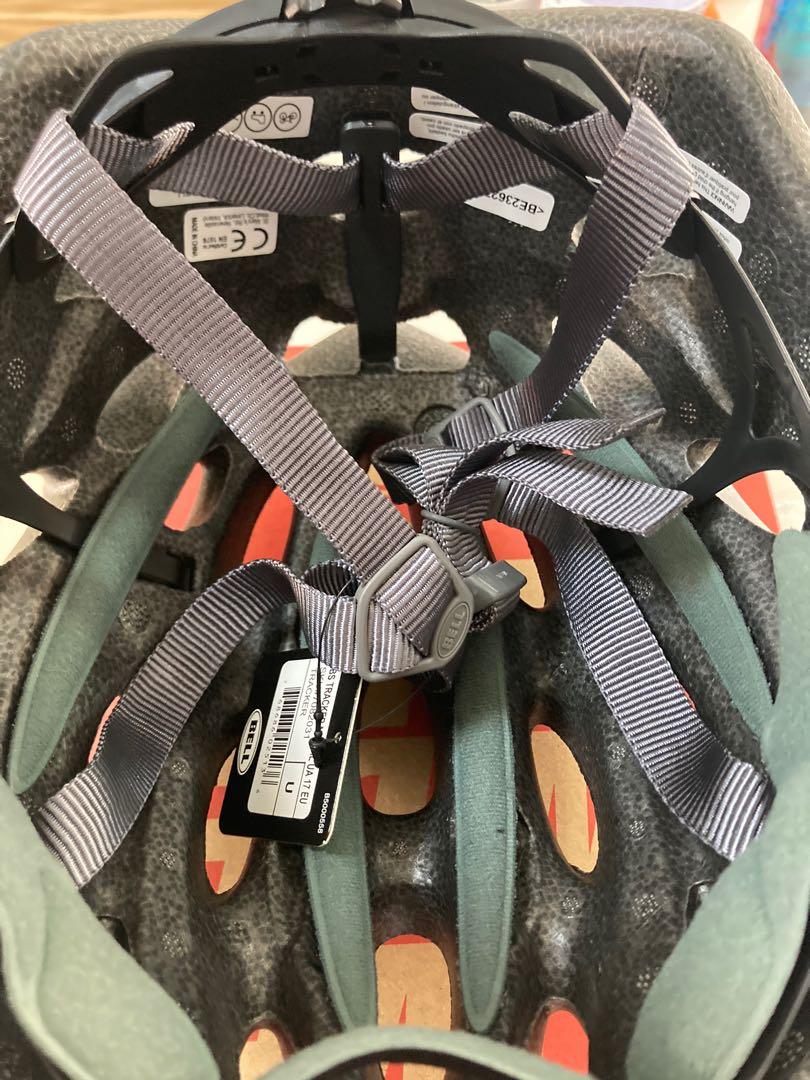 Bell Tracker Helmet, Sports Equipment, Bicycles & Parts, Bicycles on Carousell