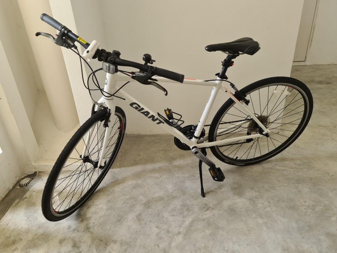 Giant Hybrid Bicycle/Bike X 2, Sports Equipment, Bicycles & Parts ...