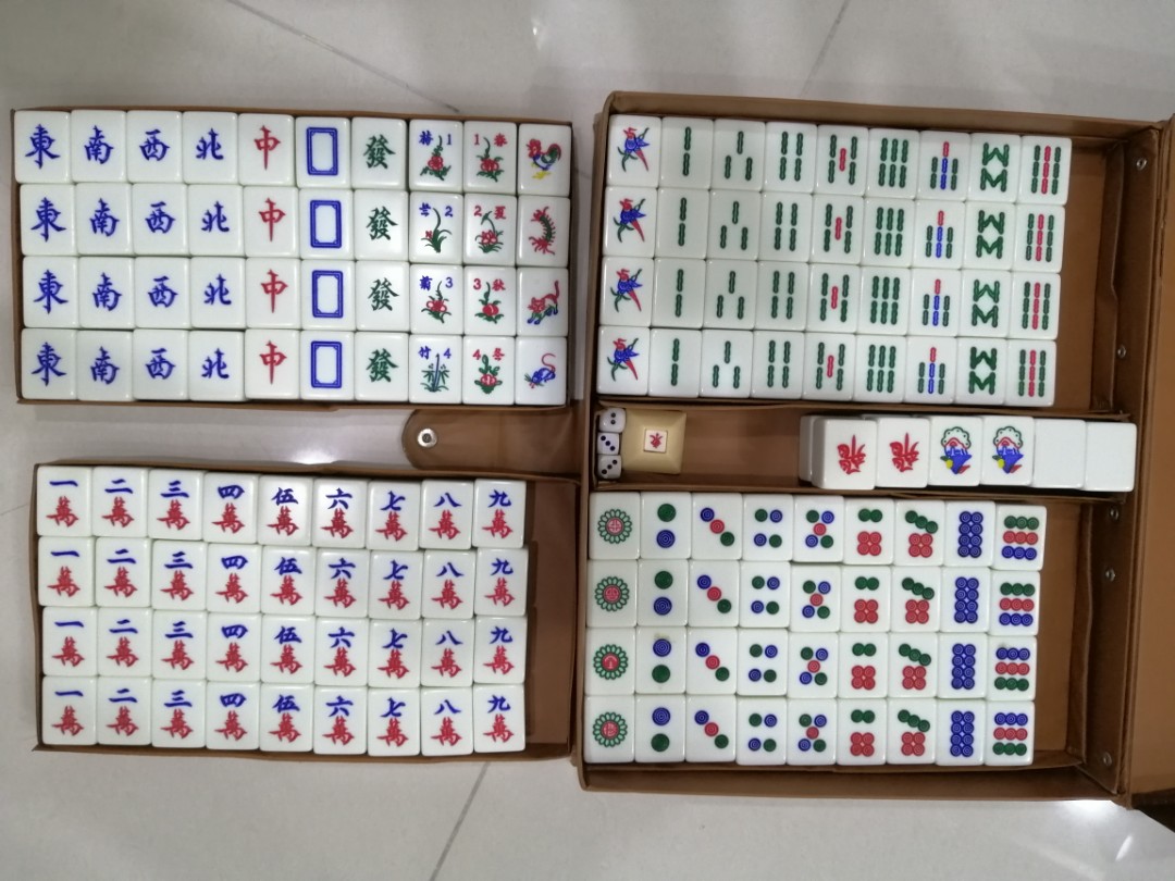 Used Mahjong Set, Hobbies & Toys, Toys & Games on Carousell
