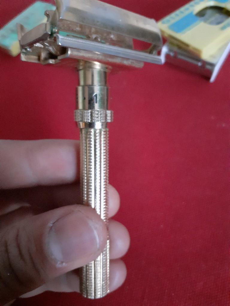 Vintage Shaver 1960s with Blades, Hobbies & Toys, Memorabilia ...