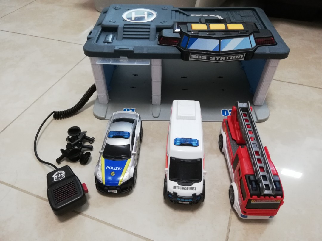 Fire engine / ambulance / police car / rescue stations, Hobbies & Toys ...