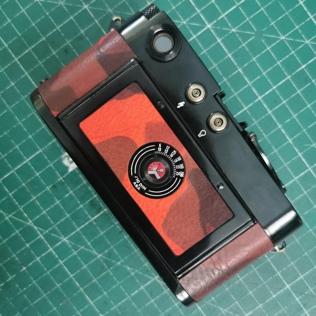 Leica M3. Blackpaint, Repainted with red counter + camouflage leather, Photography, Cameras on ...