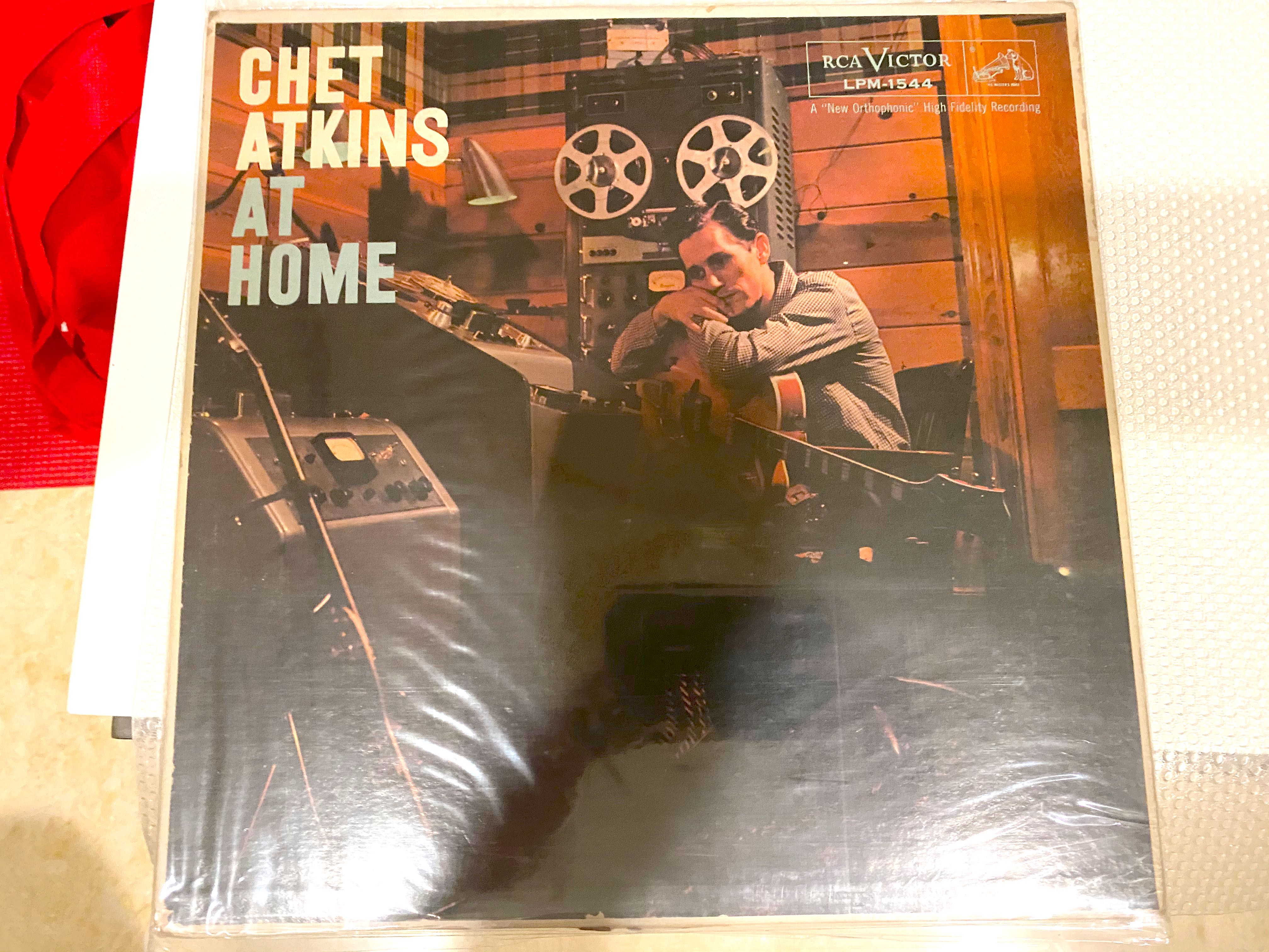 Vinyl- Chet Atkins at Home . RCA Victor, Hobbies & Toys, Music & Media ...