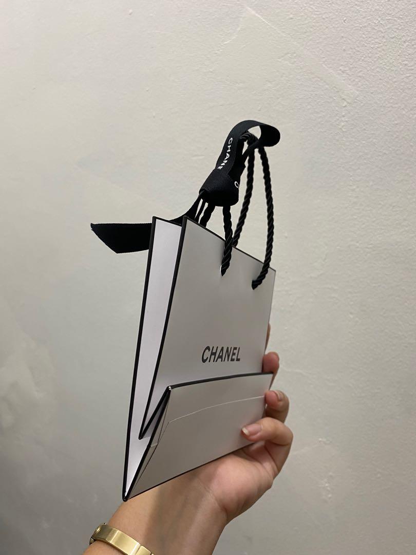 Chanel Paper Bag, Barang Mewah, Aksesoris di Carousell