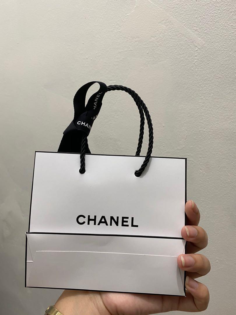 Chanel Paper Bag, Barang Mewah, Aksesoris di Carousell