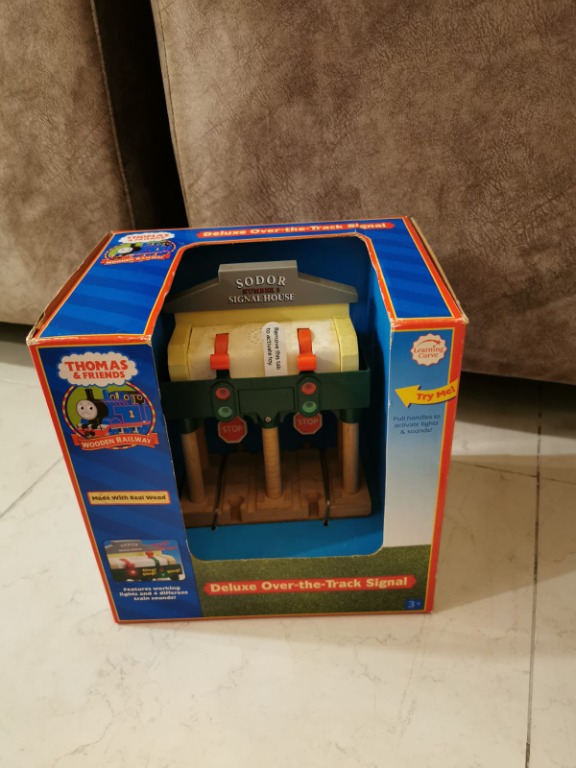 Thomas & Friends Sodor Signal house (Deluxe over-the-track Signal ...