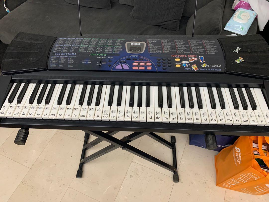 Casio LK-30 keyboard, Hobbies & Toys, Books & Magazines, Children's ...