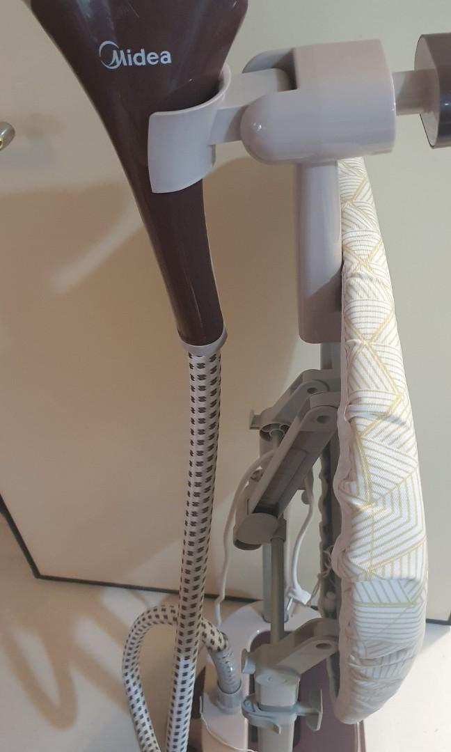 Midea iron steamer, TV & Home Appliances, Irons & Steamers on Carousell