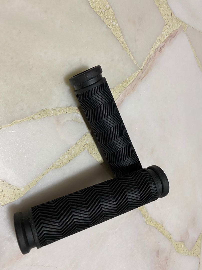 Trinx handlebar grip, Sports Equipment, Bicycles & Parts, Parts ...