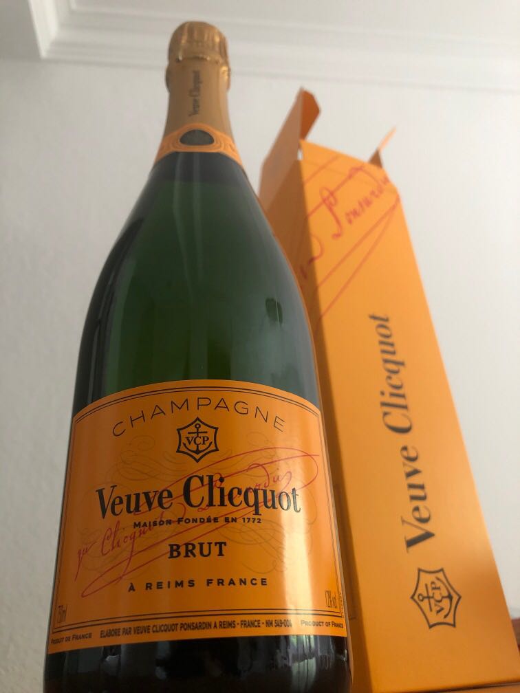 Veuve Clicquot Champagne - Brut, Food & Drinks, Alcoholic Beverages on ...