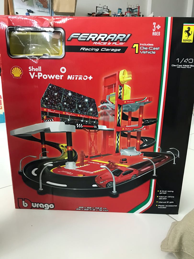 Ferrari Racing Garage, Hobbies & Toys, Toys & Games on Carousell