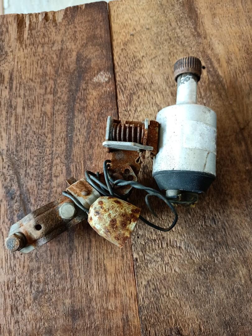 Lampu dan dynamo basikal tua 60an, Hobbies & Toys, Collectibles ...