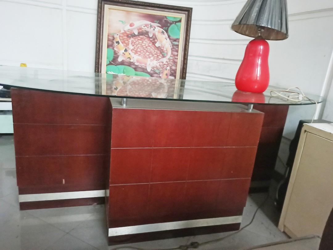 Meja kantor ukuran besar uk 220 x 95x 85, Perabotan Rumah di Carousell