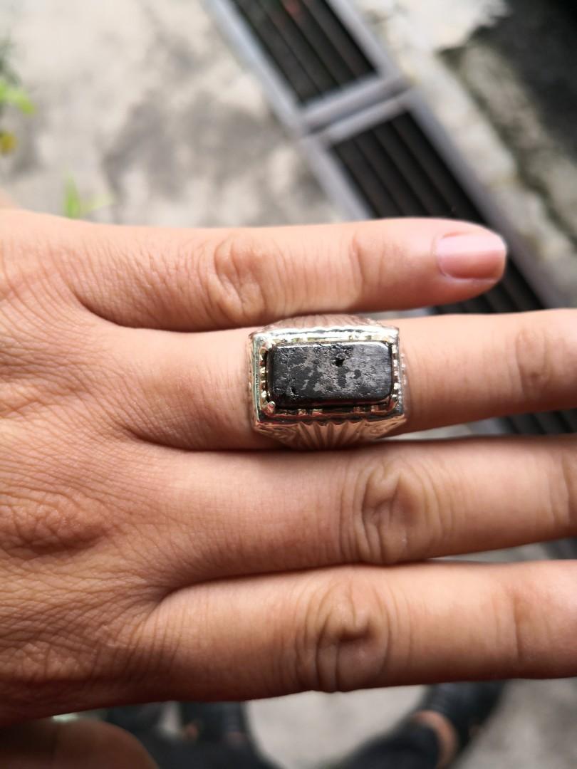 Cincin Besi Meteor @ Meteorite @ Tahi Bintang, Men's Fashion, Muslim ...