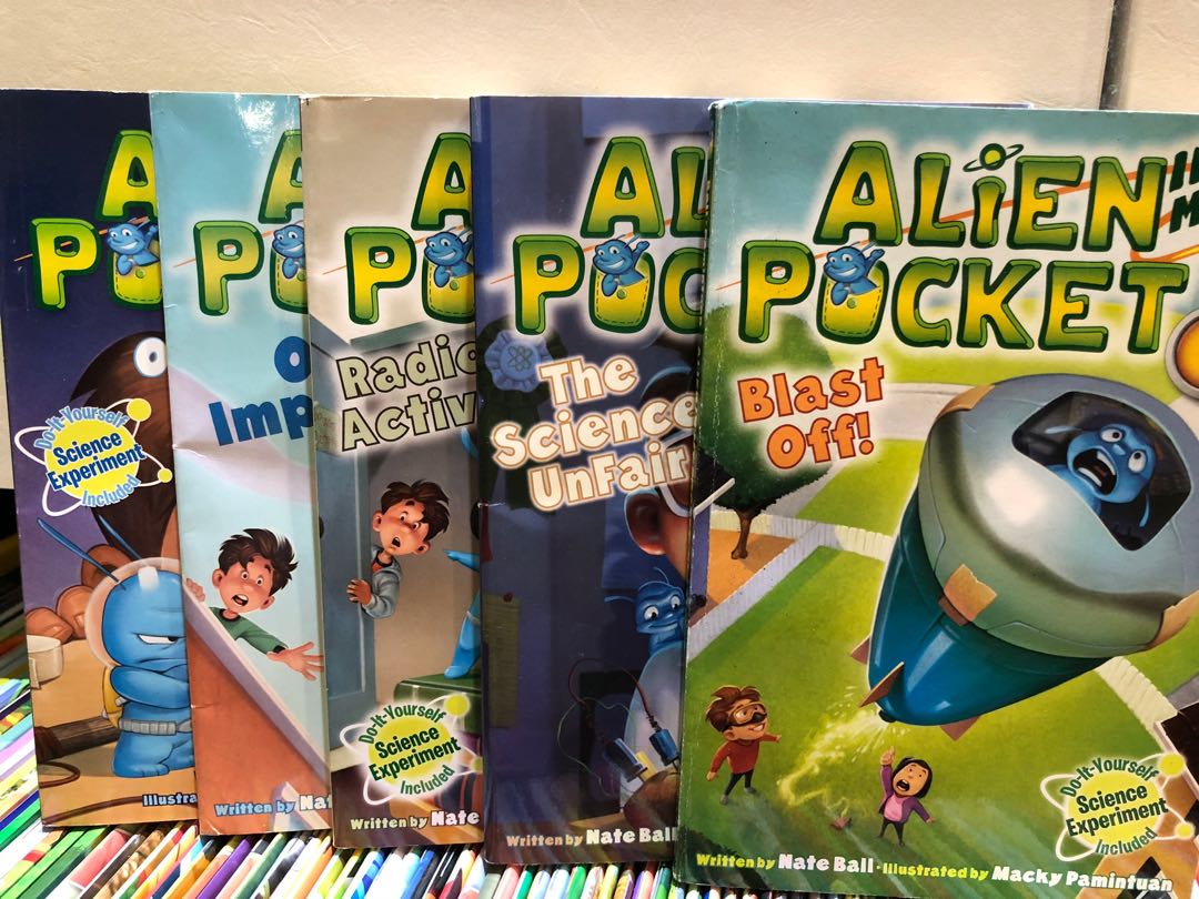 Alien in my pocket series - book 1 to 5, Hobbies & Toys, Books ...