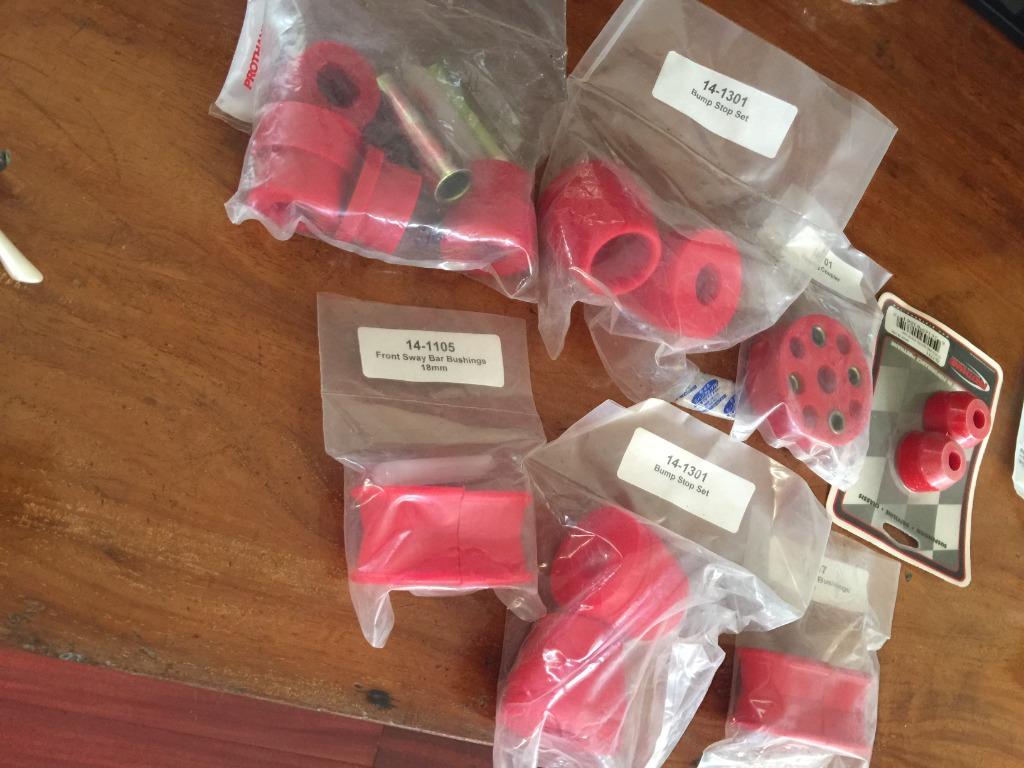 Datsun L28 Engine Gasket set & silcon bush set, Car Parts & Accessories ...