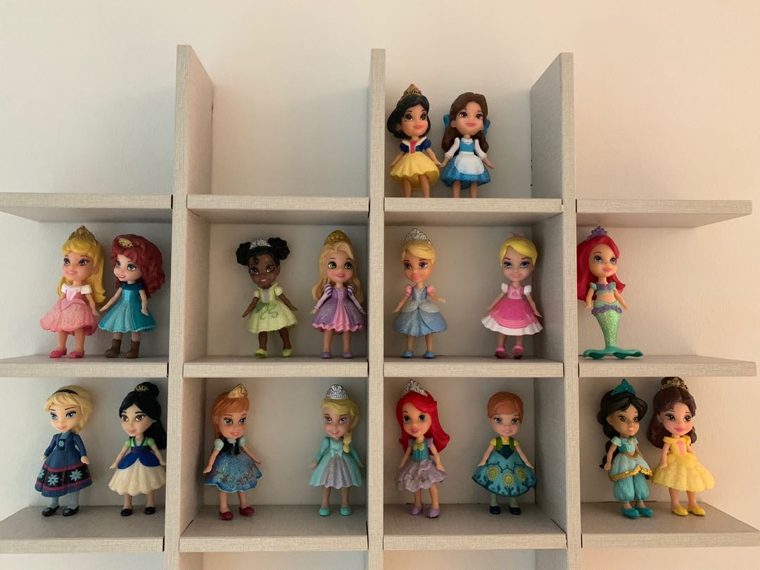 Disney princesses miniature (17 pieces), Everything Else on Carousell