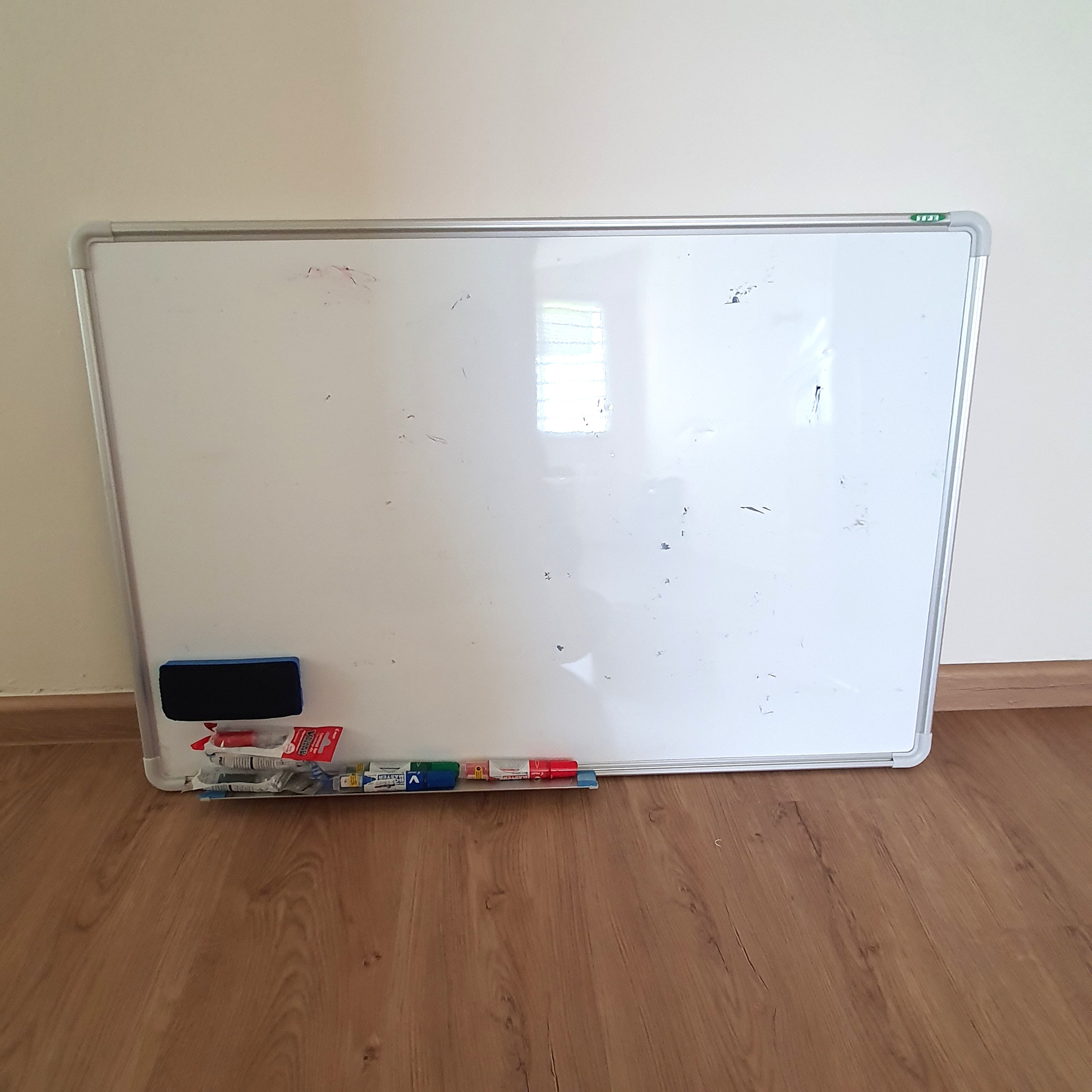 Free Whiteboard, Free Items on Carousell