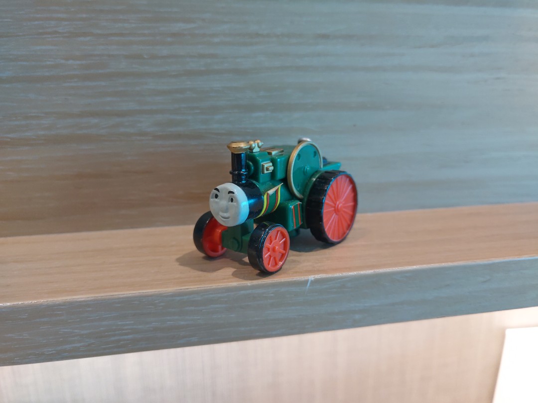 Thomas and friends Trevor the tractor traction engine TOMY, 興趣及遊戲, 玩具 ...