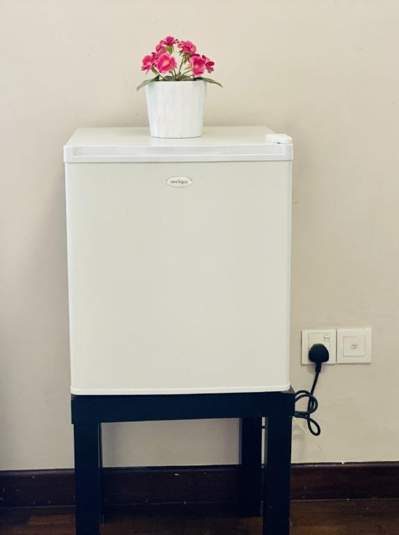 Mini Fridge + Table Stand, TV & Home Appliances, Kitchen Appliances ...