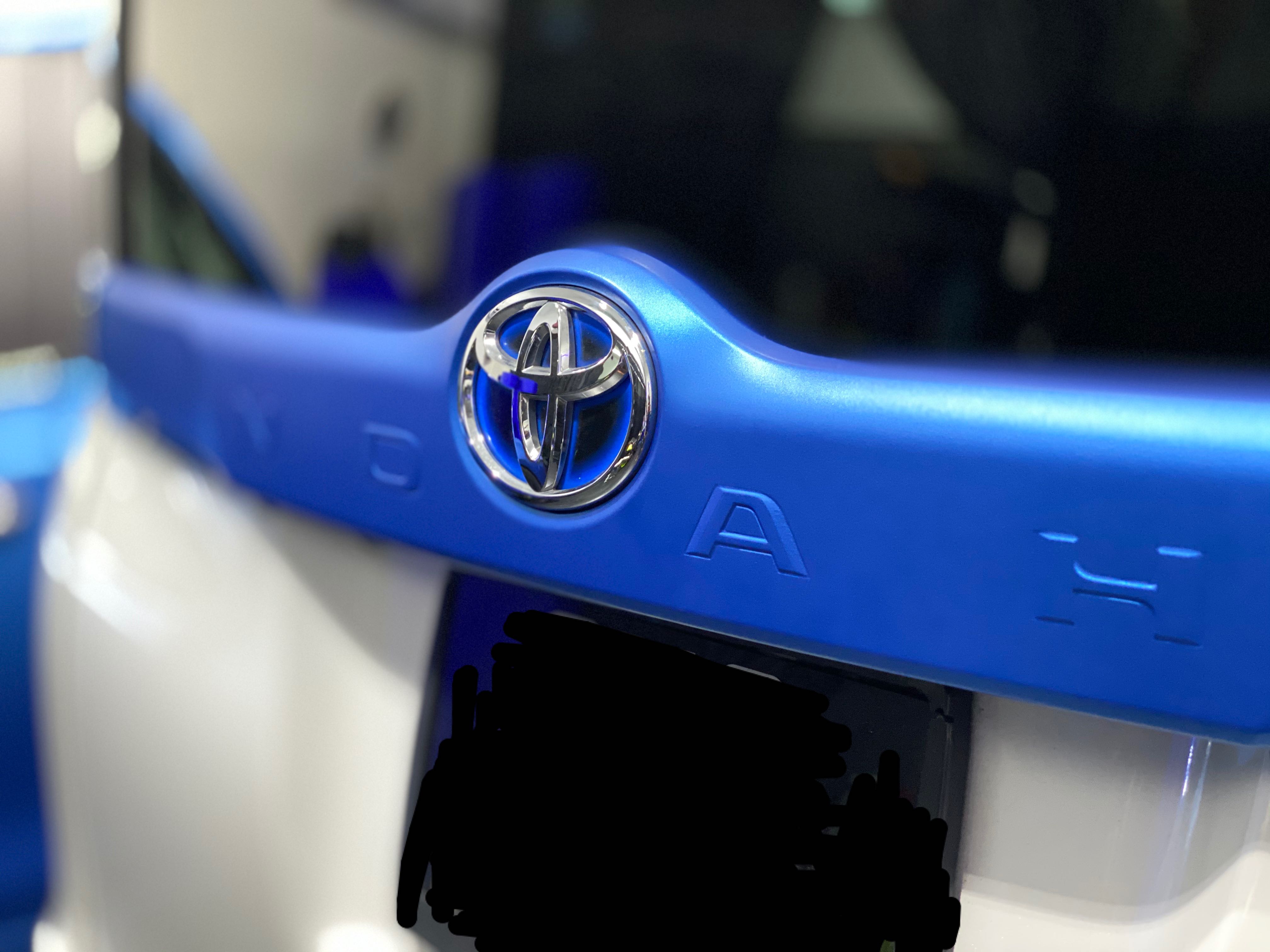 Toyota Noah Custom Dechrome, Car Accessories, Accessories on Carousell