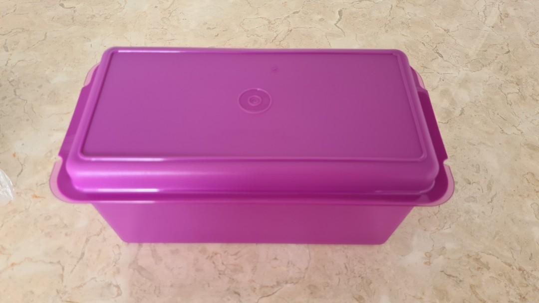 Tupperware bread server, Furniture & Home Living, Kitchenware ...