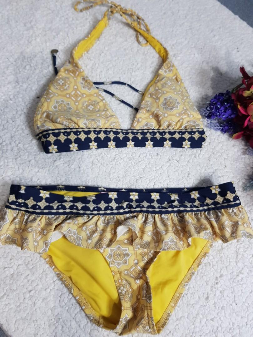 JUICY COUTURE USED BIKINI, Women's Fashion, Swimwear, Bikinis ...