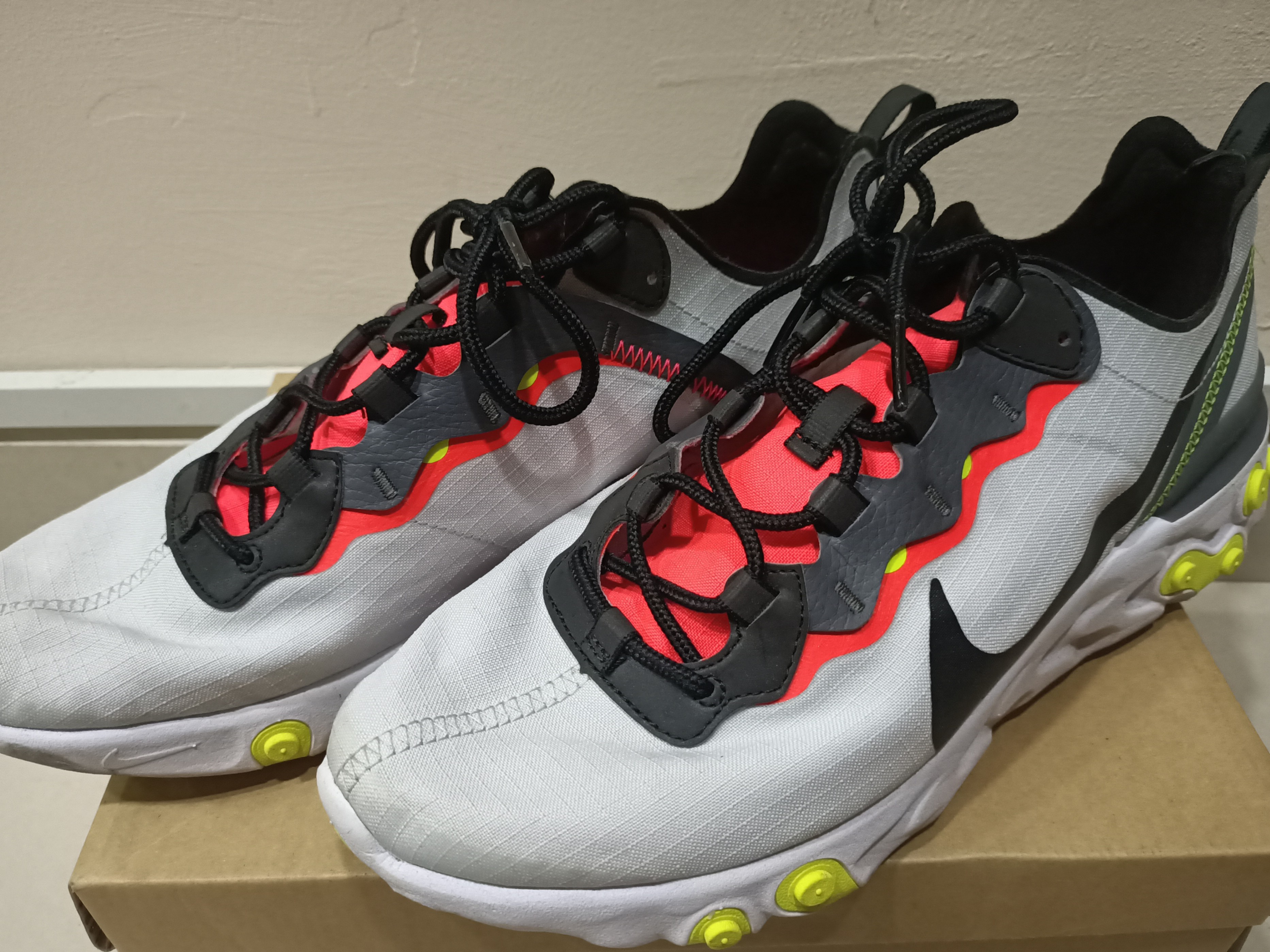 Nike react, Men's Fashion, Footwear, Sneakers on Carousell