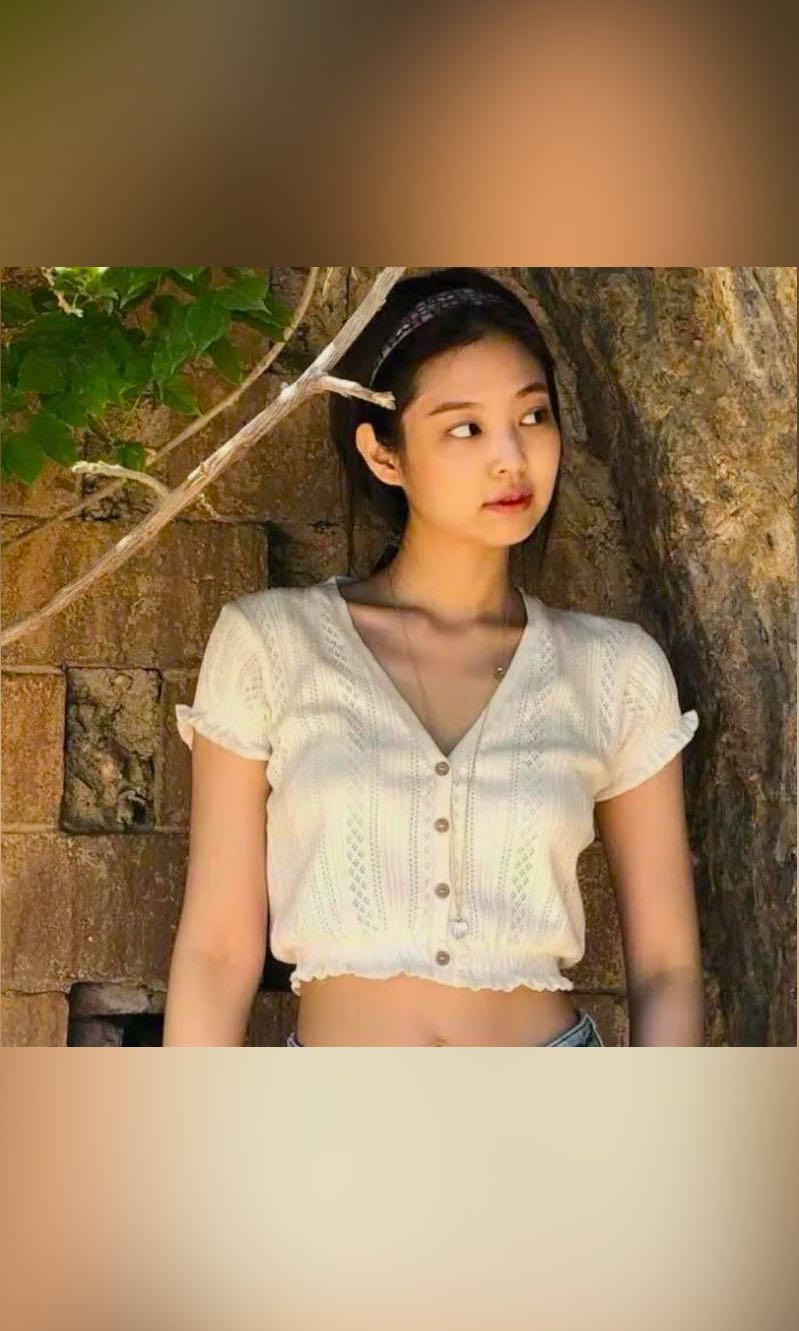 blackpink jennie top in black, Women's Fashion, Tops, Sleeveless on ...