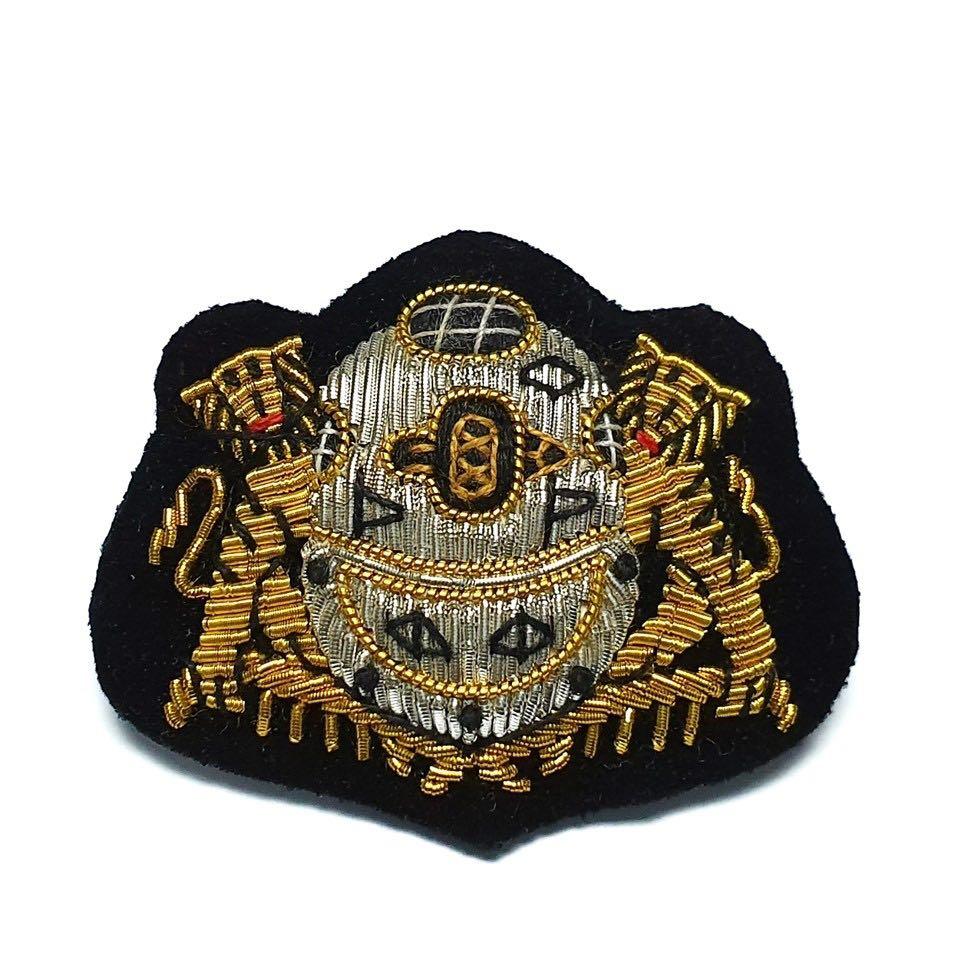 SAF NDU Pro Diver No. 1 Gold Badges, Hobbies & Toys, Memorabilia ...