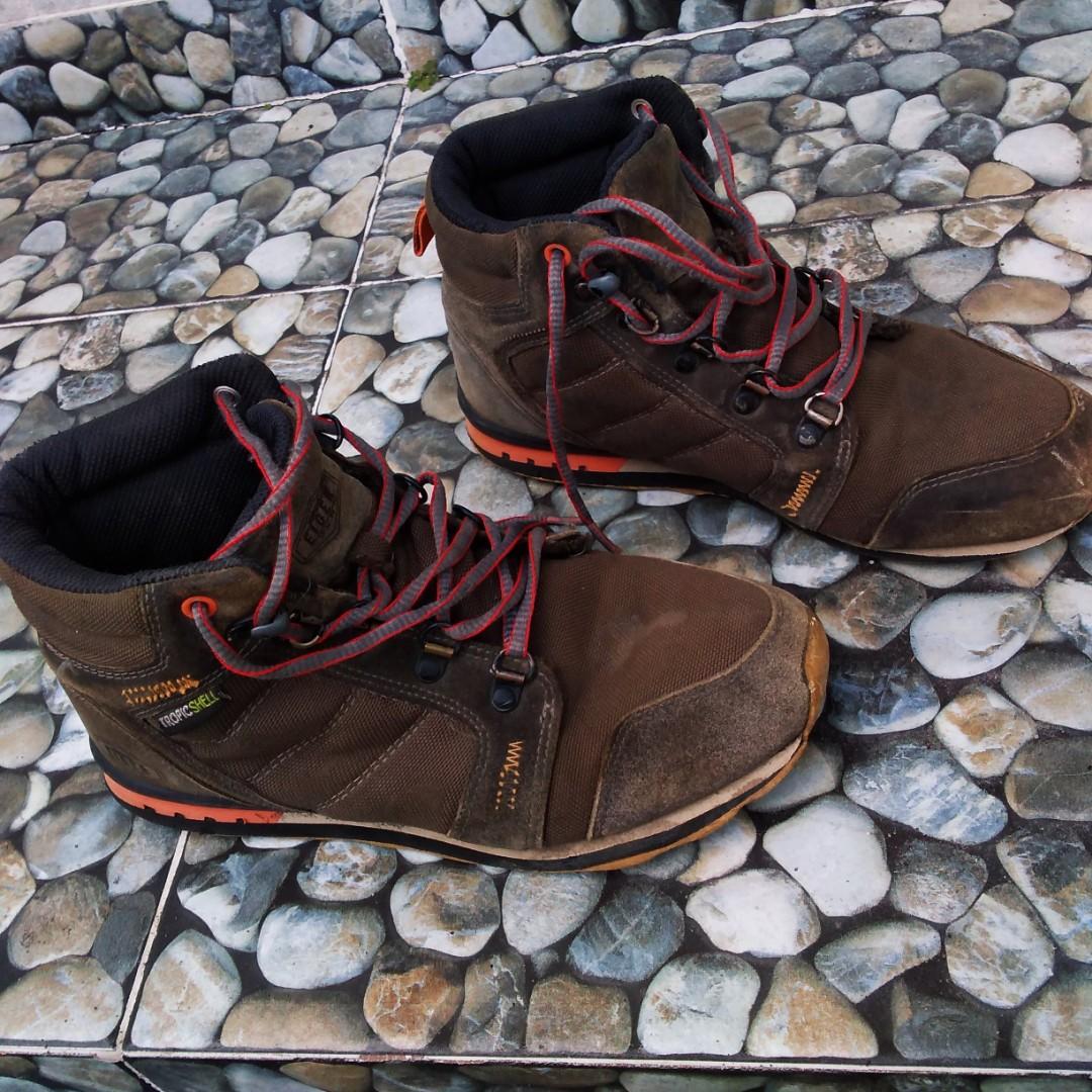 Sepatu gunung Eiger Tropic Shell, Olah Raga, Perlengkapan Olahraga ...