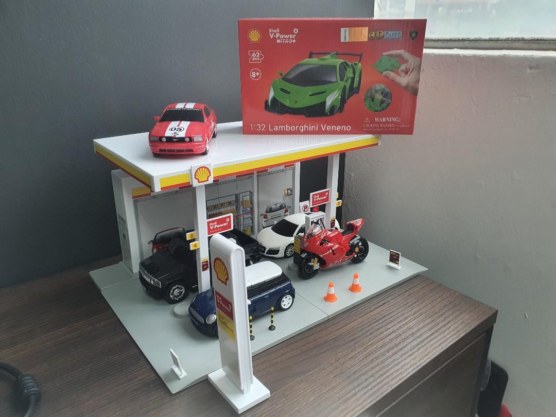 BURAGO SHELL PETROL STATION WITH CARS, Hobbies & Toys, Collectibles ...