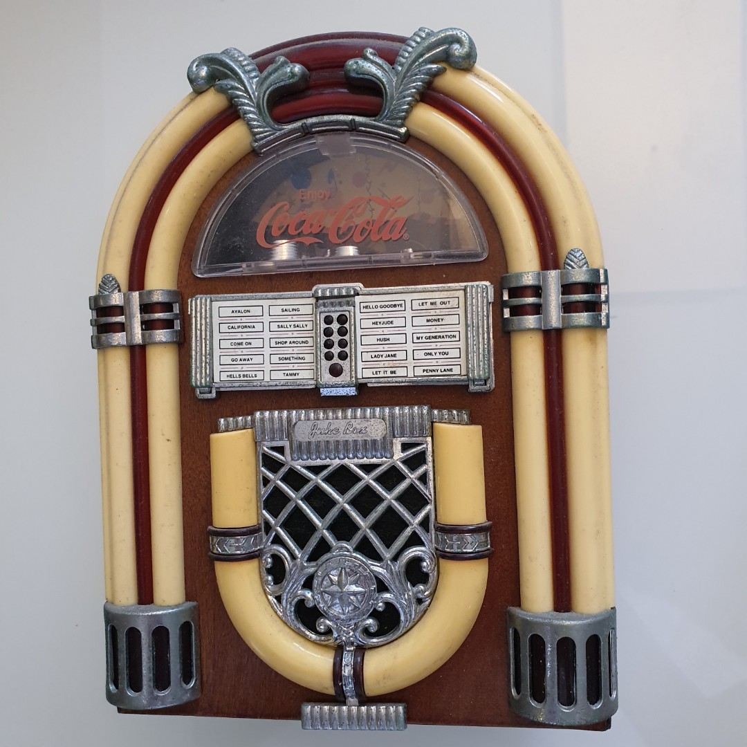 Coca-Cola jukebox with 20 songs, Hobbies & Toys, Memorabilia ...