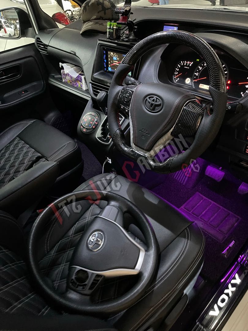 Toyota Voxy Carbon fiber steering wheel, Car Accessories, Accessories ...