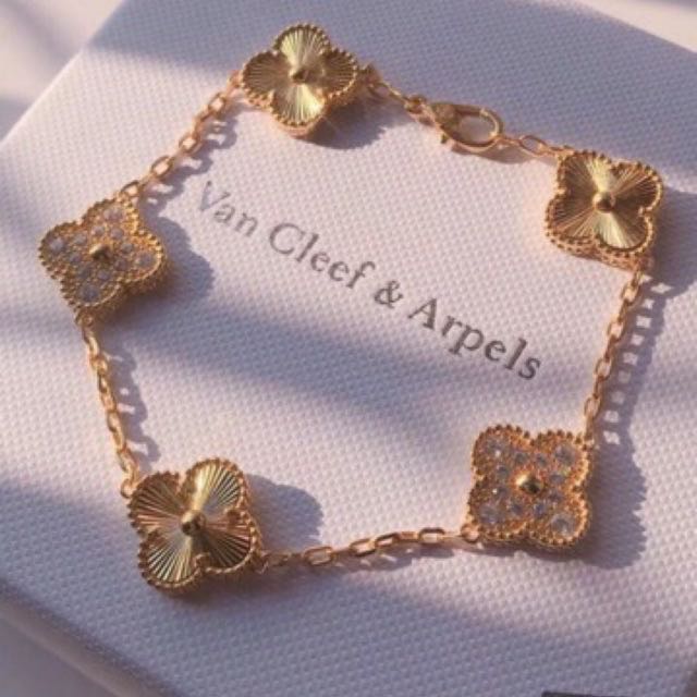 Van cleef bracelet (preorder japan), Luxury, Sneakers & Footwear on ...