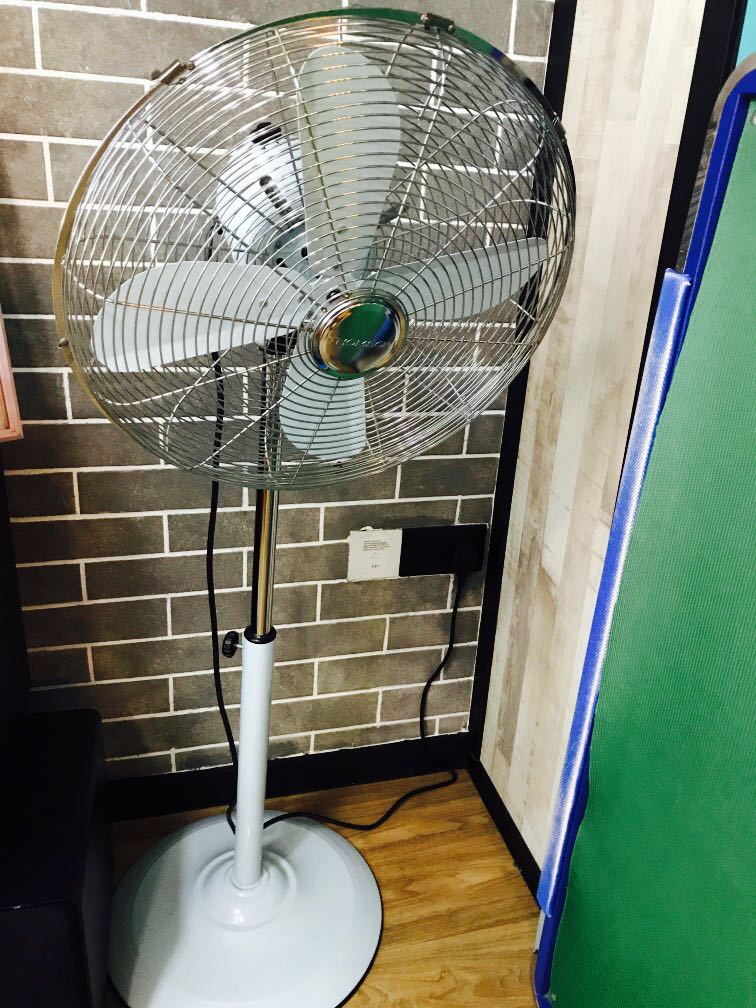 Thomson Retro look Standing Fan, Furniture & Home Living, Lighting ...