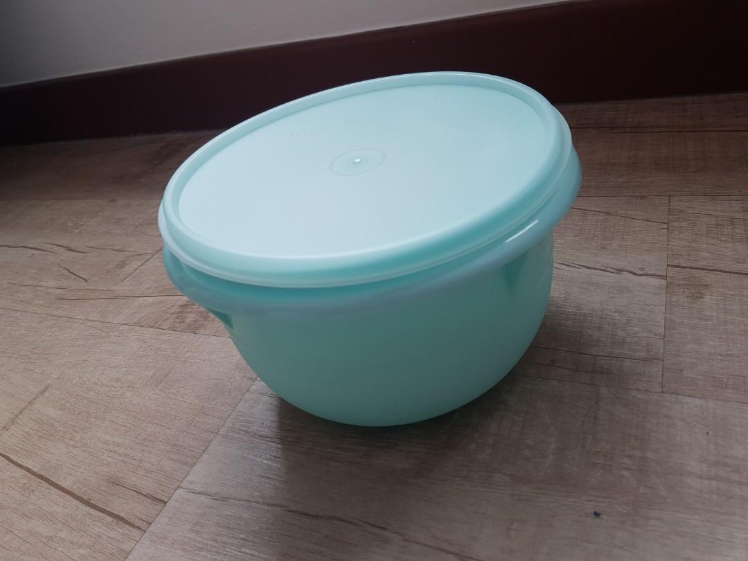 Tupperware Takeaway container, Furniture & Home Living, Kitchenware ...