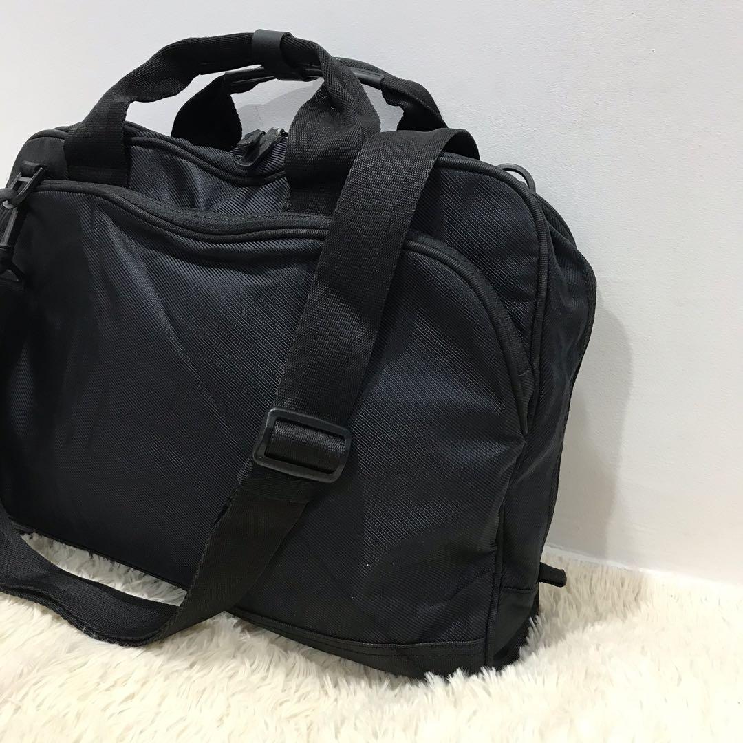 Uniqlo Laptop Bag, Men's Fashion, Bags, Backpacks on Carousell