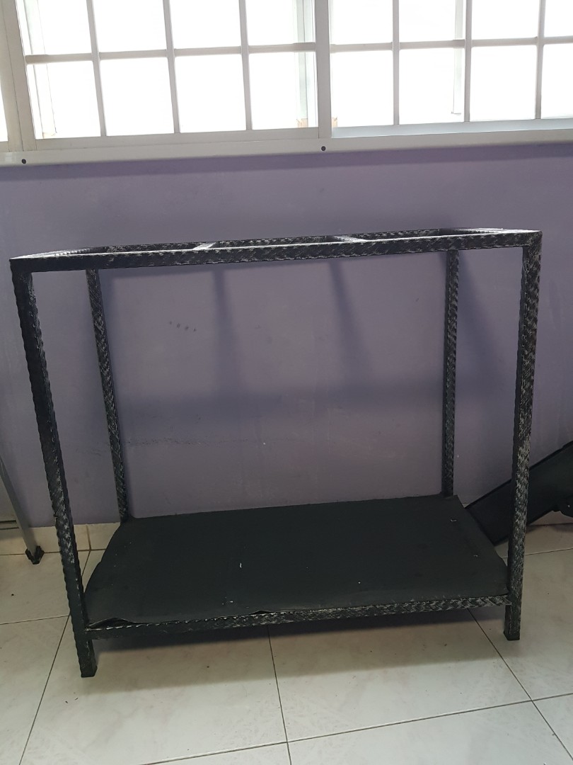 Iron rod stand for 3ft, Pet Supplies, Homes & Other Pet Accessories on ...