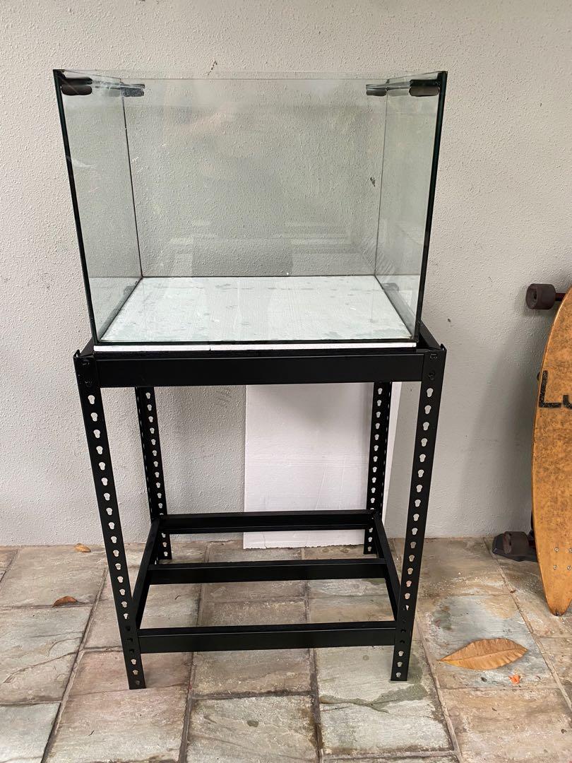2 foot fish tank, Pet Supplies, Homes & Other Pet Accessories on Carousell