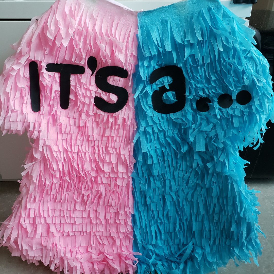 Gender Reveal Pinata, 興趣及遊戲, 收藏品及紀念品, 明星周邊 - Carousell