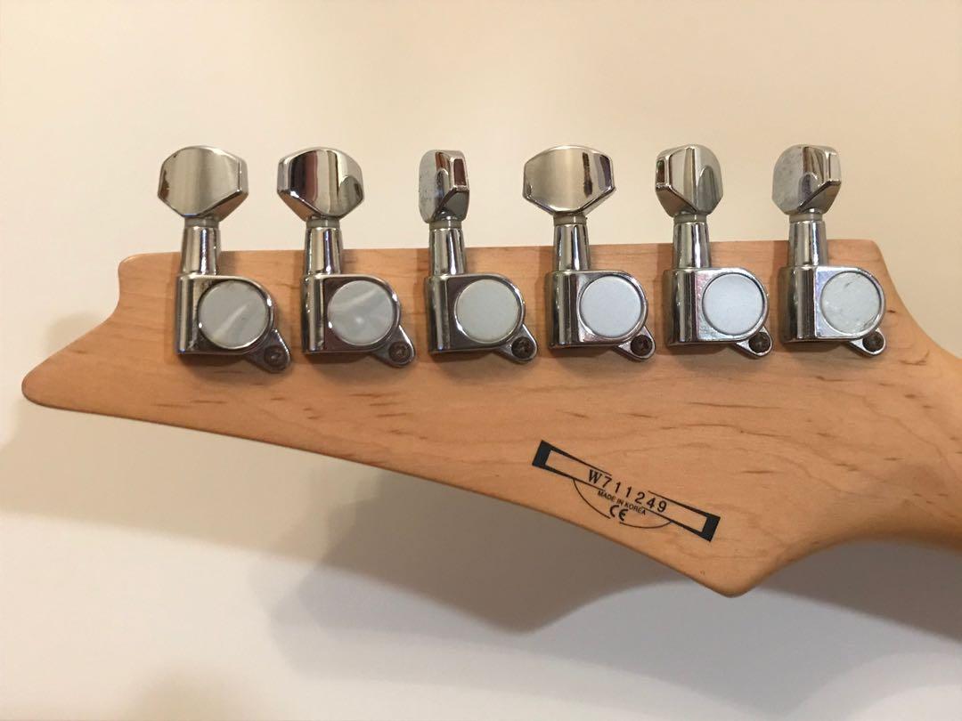 電子Guitar Ibanez, 興趣及遊戲, 音樂樂器 & 配件, 樂器 - Carousell