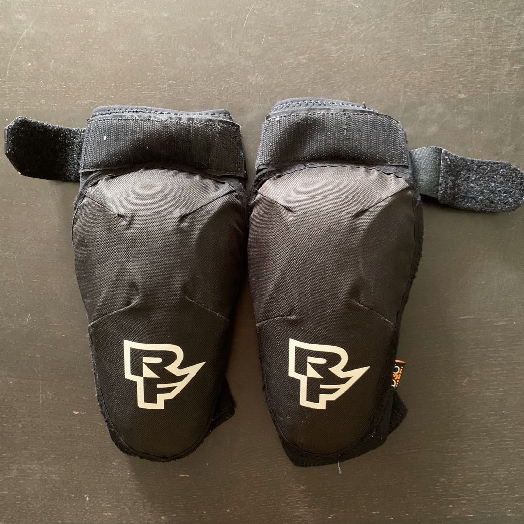 Race Face ambush Elbow D30 Guard, Sports Equipment, Bicycles & Parts ...