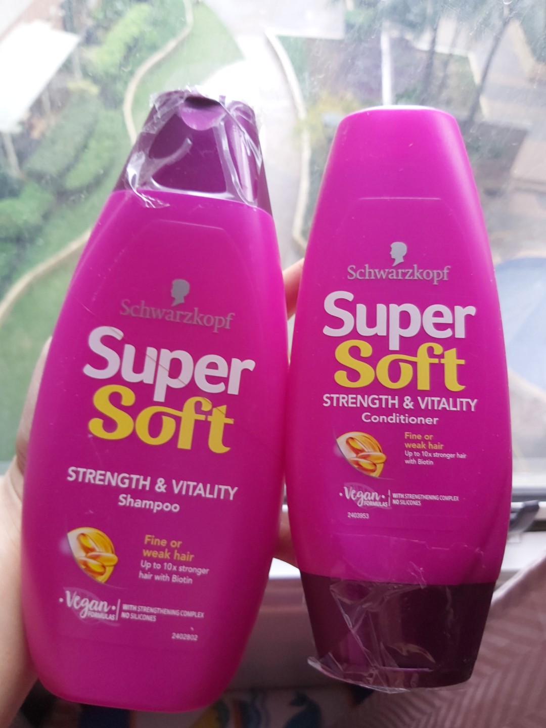 Super Soft Schwarzkopf Shampoo & Conditioner, Beauty & Personal Care ...