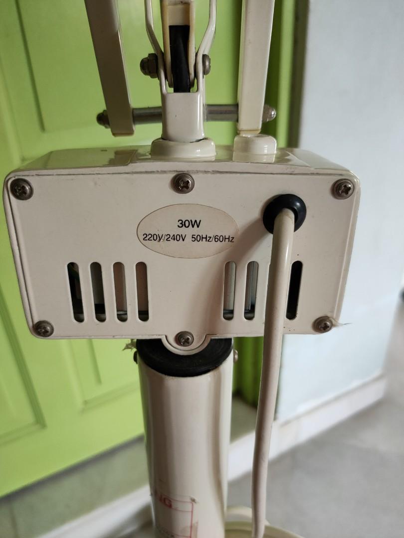 Facial lamp, Beauty & Personal Care, Face, Face Care on Carousell