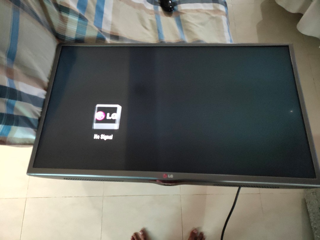LG TV 32 inch, TV & Home Appliances, TV & Entertainment, TV on Carousell