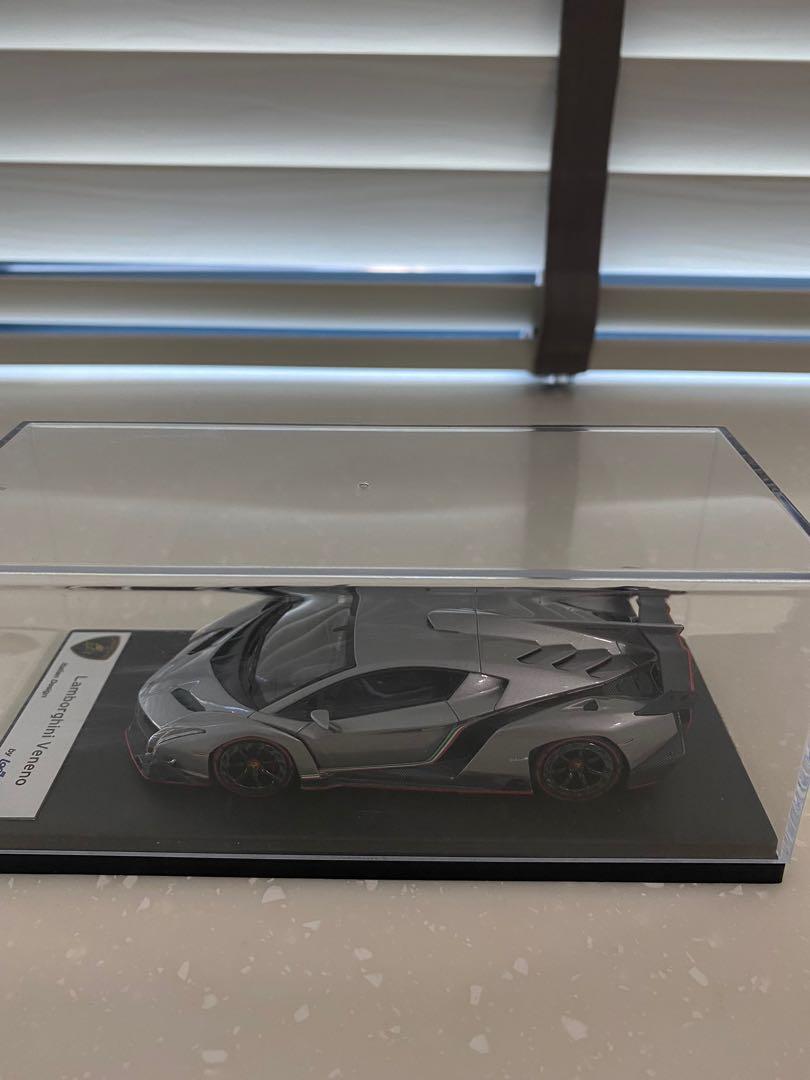 Look smart Lamborghini Veneno 1/43, Everything Else on Carousell