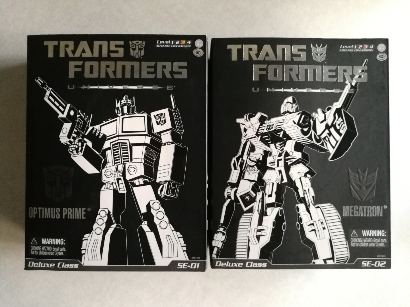 Transformers Universe Optimus and Megatron, Hobbies & Toys, Toys ...