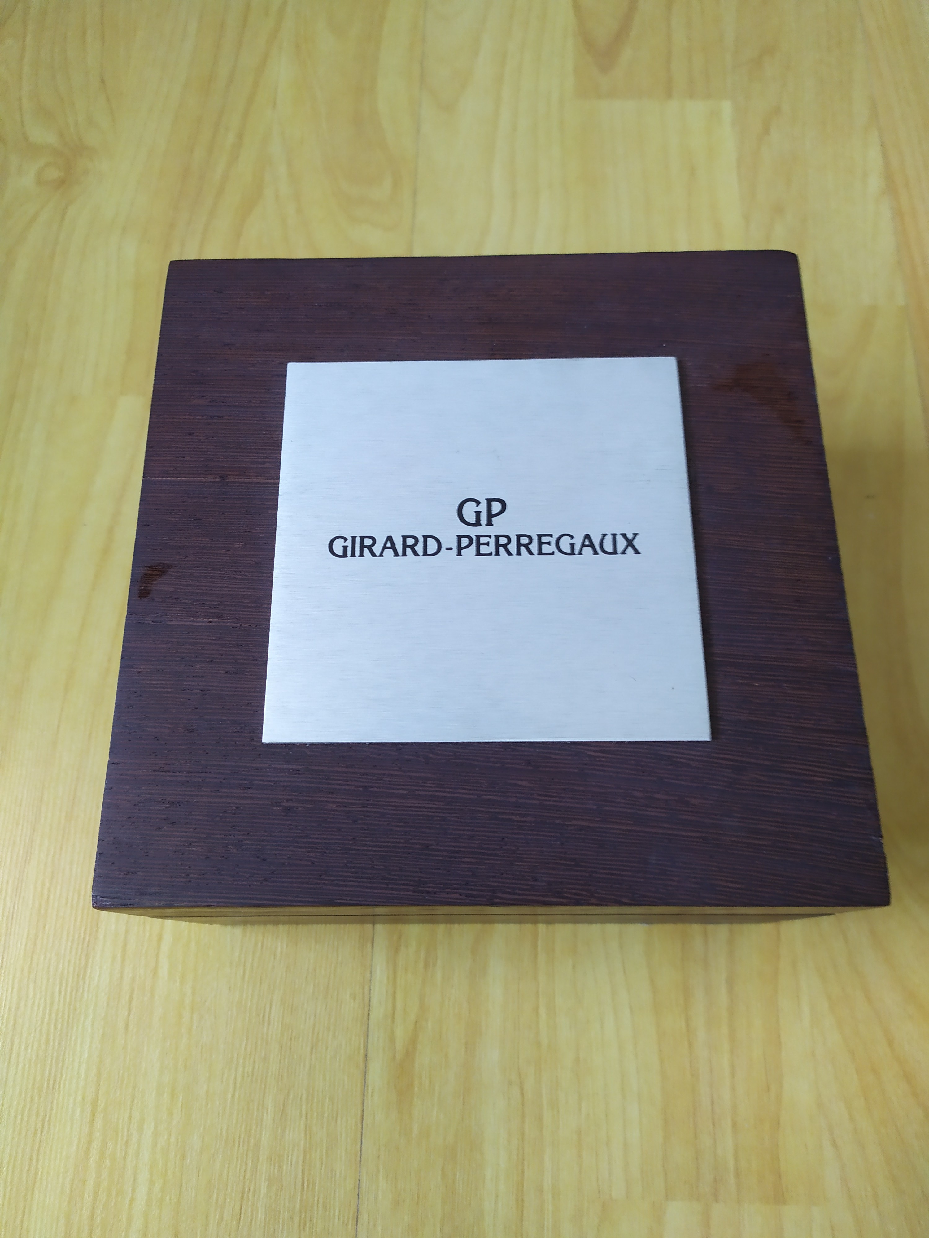 GP Girard-Perregaux Wooden Watch Box, Hobbies & Toys, Collectibles ...