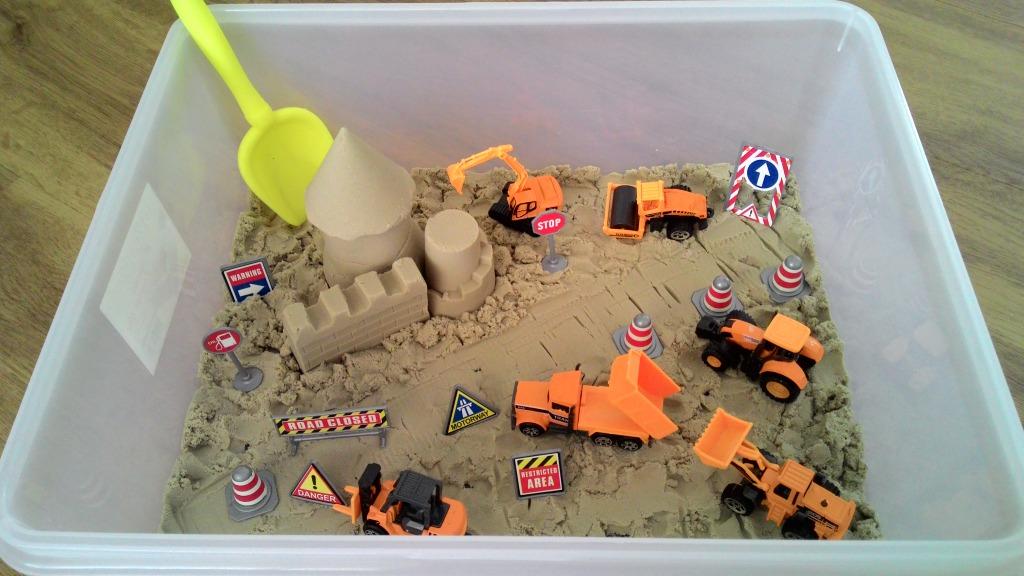 Magic Sand Box & Molds Activity Set (Construction Vehicles & 2kg Sands ...